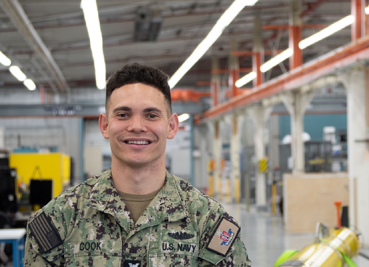 Fil-Am among operators of US Navy's first unmanned underwater vehicles ...